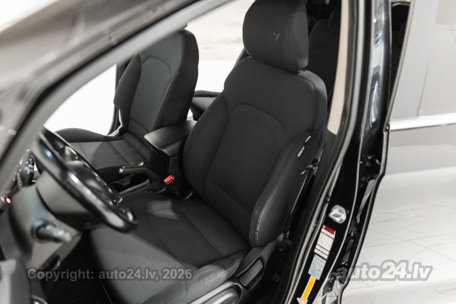 Melns Kia Carens 2014 Tallina, ar dzinēja tilpumu 1.70 L un nobraukumu 201 tūkst. km par 5990 €, foto 15 vietnē AUTOMOTO.COM.LV