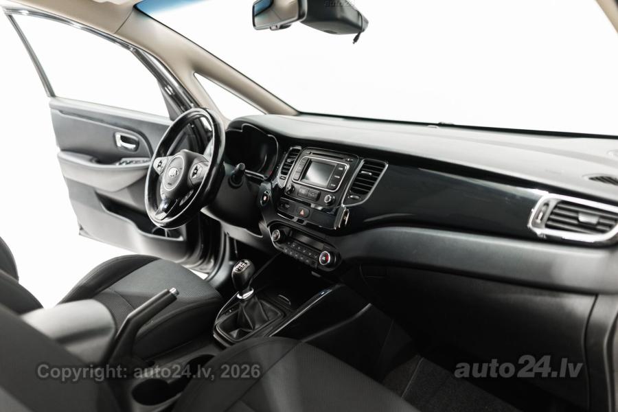 Melns Kia Carens 2014 Tallina, ar dzinēja tilpumu 1.70 L un nobraukumu 201 tūkst. km par 5990 €, foto 17 vietnē AUTOMOTO.COM.LV