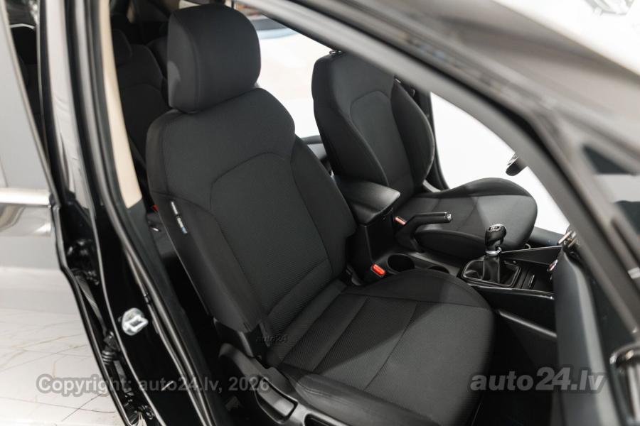 Melns Kia Carens 2014 Tallina, ar dzinēja tilpumu 1.70 L un nobraukumu 201 tūkst. km par 5990 €, foto 19 vietnē AUTOMOTO.COM.LV