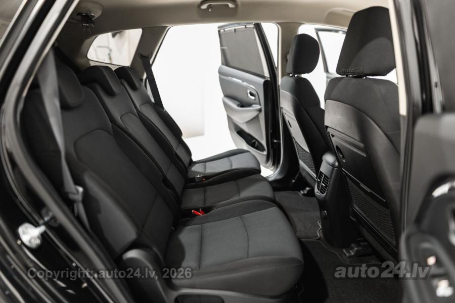 Melns Kia Carens 2014 Tallina, ar dzinēja tilpumu 1.70 L un nobraukumu 201 tūkst. km par 5990 €, foto 20 vietnē AUTOMOTO.COM.LV