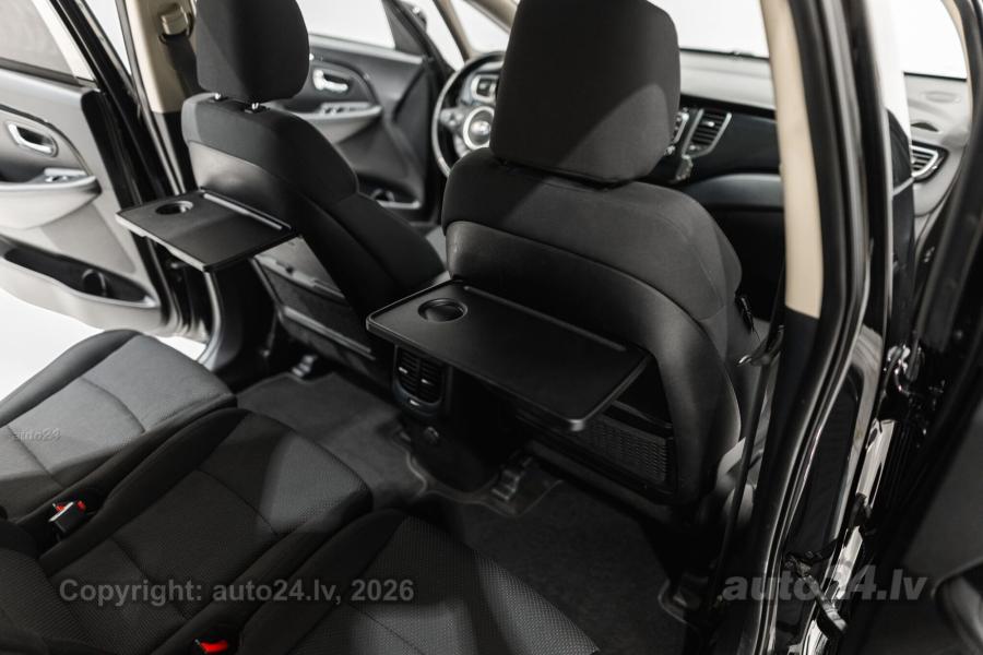 Melns Kia Carens 2014 Tallina, ar dzinēja tilpumu 1.70 L un nobraukumu 201 tūkst. km par 5990 €, foto 22 vietnē AUTOMOTO.COM.LV