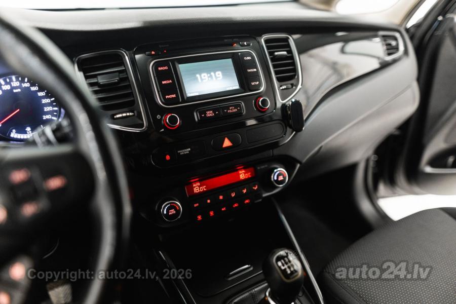 Melns Kia Carens 2014 Tallina, ar dzinēja tilpumu 1.70 L un nobraukumu 201 tūkst. km par 5990 €, foto 23 vietnē AUTOMOTO.COM.LV