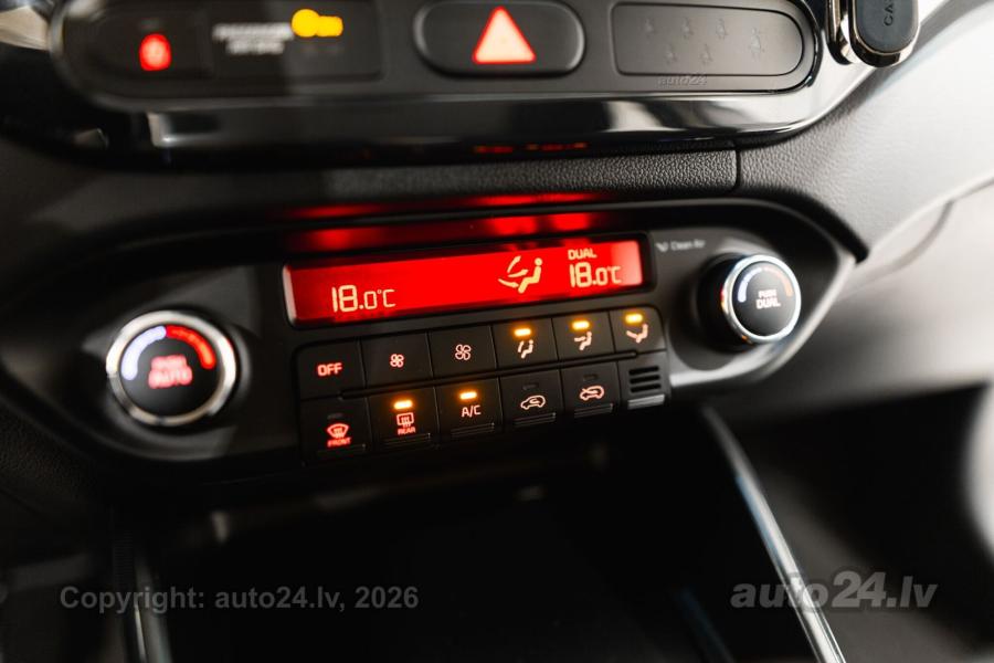 Melns Kia Carens 2014 Tallina, ar dzinēja tilpumu 1.70 L un nobraukumu 201 tūkst. km par 5990 €, foto 24 vietnē AUTOMOTO.COM.LV