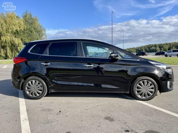 Melns Kia Carens 2014 Šauļi, ar dzinēja tilpumu 1.70 L un nobraukumu 269 tūkst. km par 5900 €, foto 6 vietnē AUTOMOTO.COM.LV