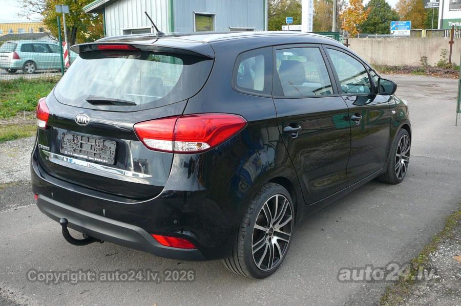 Black Kia Carens 2015 in Johvi, with an engine capacity of 1.70 L and mileage of 199 thousand km for 6900 €, photo 3 on AUTOMOTO.COM.LV