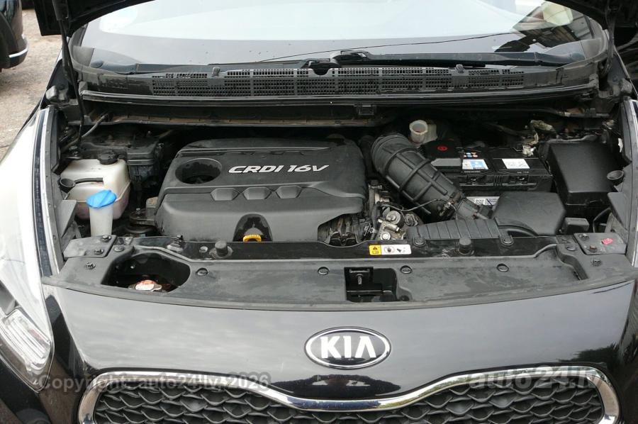 Black Kia Carens 2015 in Johvi, with an engine capacity of 1.70 L and mileage of 199 thousand km for 6900 €, photo 6 on AUTOMOTO.COM.LV