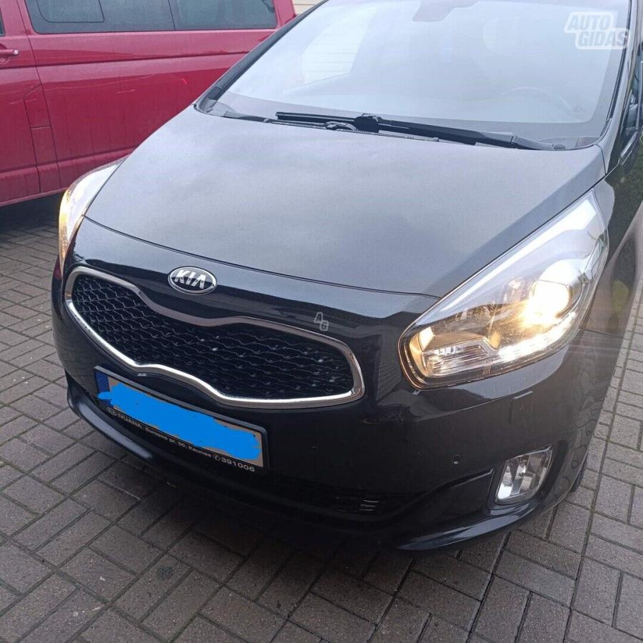 Black Kia Carens 2016 in Kaunas, with an engine capacity of 1.70 L and mileage of 178 thousand km for 7250 €, photo 5 on AUTOMOTO.COM.LV