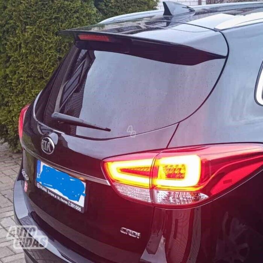 Black Kia Carens 2016 in Kaunas, with an engine capacity of 1.70 L and mileage of 178 thousand km for 7250 €, photo 9 on AUTOMOTO.COM.LV