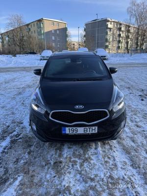 Black Kia Carens 2017 in Tallinn, with an engine capacity of 1.70 L and mileage of 153 thousand km for 9200 €, photo  on AUTOMOTO.COM.LV