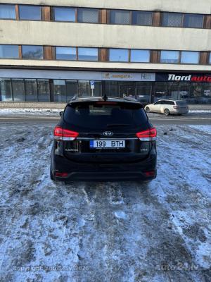 Black Kia Carens 2017 in Tallinn, with an engine capacity of 1.70 L and mileage of 153 thousand km for 9200 €, photo 4 on AUTOMOTO.COM.LV