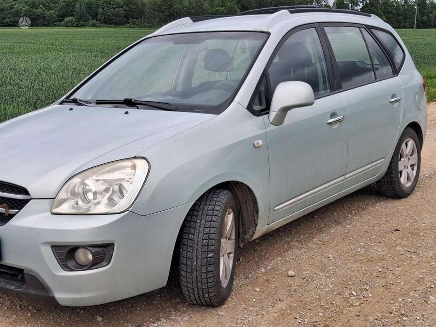 Blue Kia Carens 2007 in Pasvalys, with an engine capacity of 1.99 L and mileage of 335 thousand km for 2200 €, photo 6 on AUTOMOTO.COM.LV