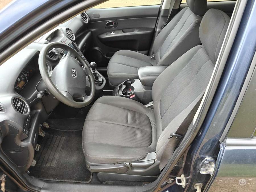 Zils Kia Carens 2007 Kretinga, ar dzinēja tilpumu 1.99 L un nobraukumu 277 tūkst. km par 1200 €, foto 13 vietnē AUTOMOTO.COM.LV