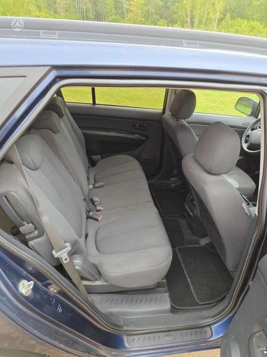 Zils Kia Carens 2007 Kretinga, ar dzinēja tilpumu 1.99 L un nobraukumu 277 tūkst. km par 1200 €, foto 16 vietnē AUTOMOTO.COM.LV