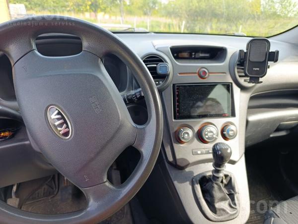 Blue Kia Carens 2007 in Riga, with an engine capacity of 2.00 L and mileage of 285 thousand km for 1150 €, photo 6 on AUTOMOTO.COM.LV