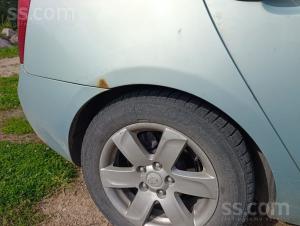 Zils Kia Carens 2007 Rīga, ar dzinēja tilpumu 2.00 L un nobraukumu 285 tūkst. km par 1150 €, foto 10 vietnē AUTOMOTO.COM.LV