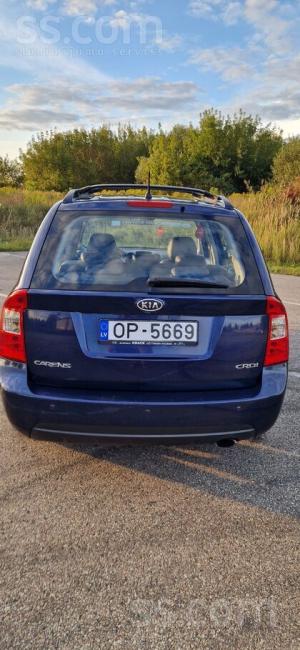 Blue Kia Carens 2008 in Daugavpils, with an engine capacity of 2.00 L and mileage of 193 thousand km for 3500 €, photo 3 on AUTOMOTO.COM.LV