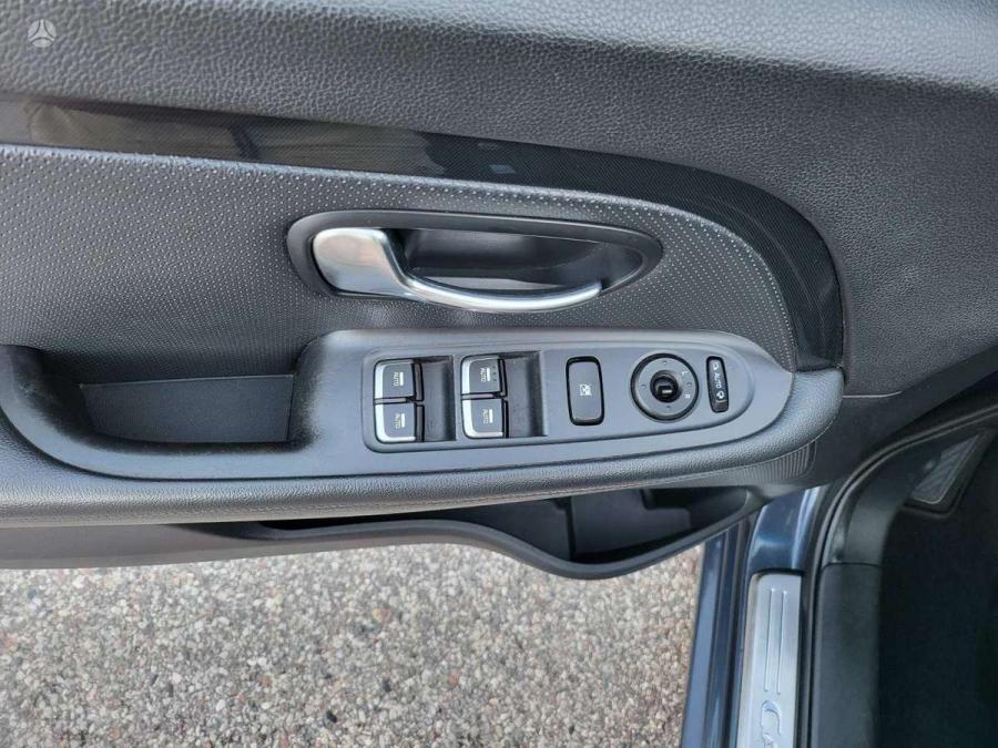 Zils Kia Carens 2013 Alīta, ar dzinēja tilpumu 1.69 L un nobraukumu 278 tūkst. km par 5590 €, foto 13 vietnē AUTOMOTO.COM.LV
