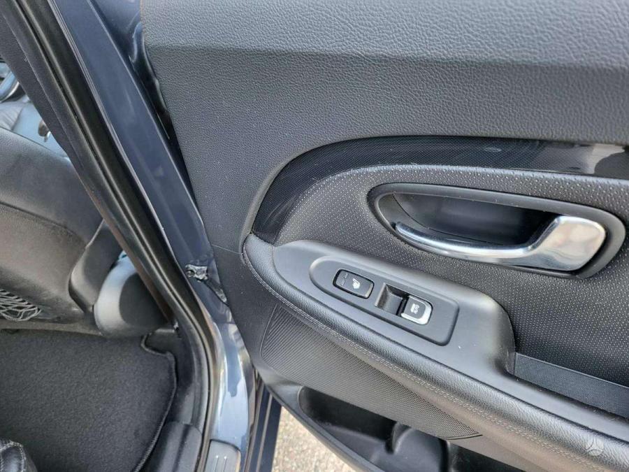 Zils Kia Carens 2013 Alīta, ar dzinēja tilpumu 1.69 L un nobraukumu 278 tūkst. km par 5590 €, foto 19 vietnē AUTOMOTO.COM.LV