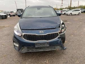Blue Kia Carens 2017 in Panevezys, with an engine capacity of 1.70 L and mileage of 145 thousand km for 3200 €, photo 4 on AUTOMOTO.COM.LV
