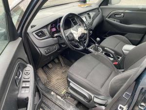 Blue Kia Carens 2017 in Panevezys, with an engine capacity of 1.70 L and mileage of 145 thousand km for 3200 €, photo 8 on AUTOMOTO.COM.LV