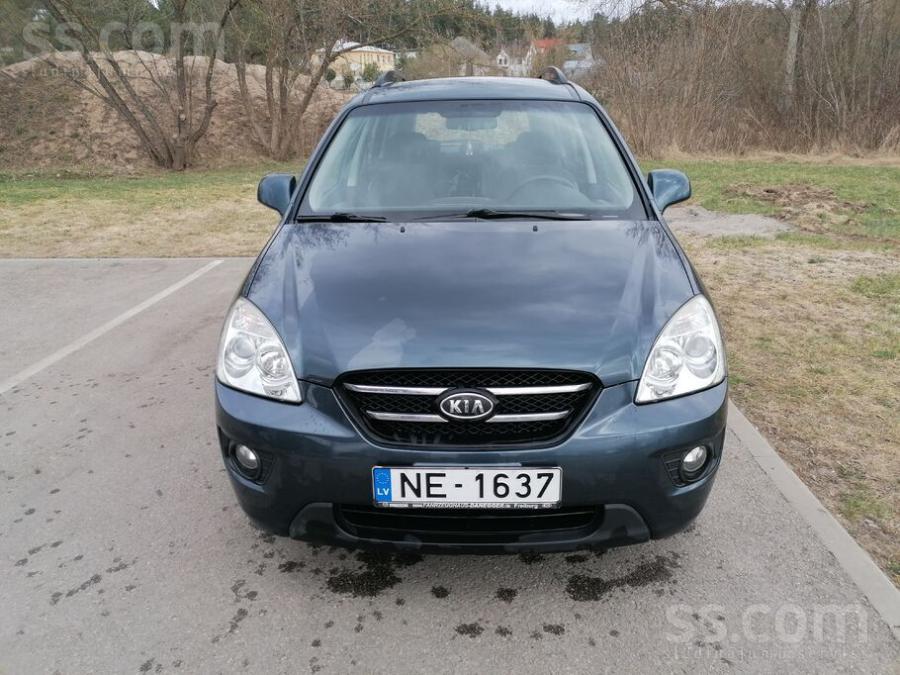Blue Kia Carens 2010 in Daugavpils, with an engine capacity of 2.00 L and mileage of 229 thousand km for 2800 €, photo 1 on AUTOMOTO.COM.LV