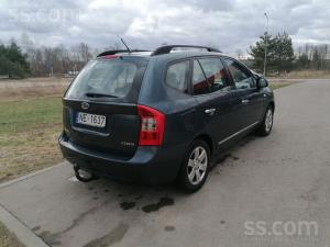 Blue Kia Carens 2010 in Daugavpils, with an engine capacity of 2.00 L and mileage of 229 thousand km for 2800 €, photo 4 on AUTOMOTO.COM.LV