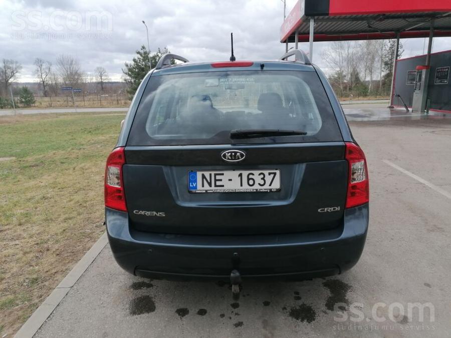Blue Kia Carens 2010 in Daugavpils, with an engine capacity of 2.00 L and mileage of 229 thousand km for 2800 €, photo 6 on AUTOMOTO.COM.LV