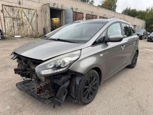 Brown Kia Carens 2013 in Panevezys, with an engine capacity of 1.69 L and mileage of 265 thousand km for 1950 €, photo  on AUTOMOTO.COM.LV