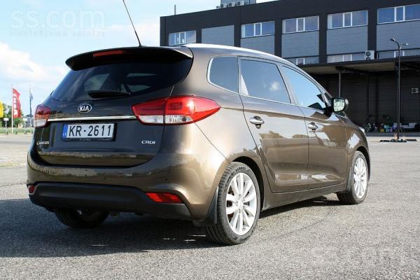 Brūns Kia Carens 2015 Liepāja, ar dzinēja tilpumu 1.70 L un nobraukumu 178 tūkst. km par 6250 €, foto 4 vietnē AUTOMOTO.COM.LV