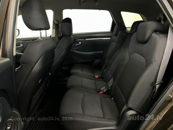 Brūns Kia Carens 2015 Pērnava, ar dzinēja tilpumu 1.70 L un nobraukumu 207 tūkst. km par 7990 €, foto 11 vietnē AUTOMOTO.COM.LV