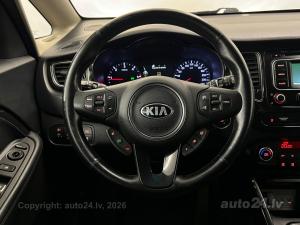 Brown Kia Carens 2015 in Parnu, with an engine capacity of 1.70 L and mileage of 207 thousand km for 7990 €, photo 12 on AUTOMOTO.COM.LV