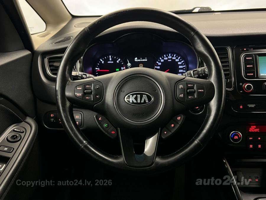 Brown Kia Carens 2015 in Parnu, with an engine capacity of 1.70 L and mileage of 207 thousand km for 7990 €, photo 12 on AUTOMOTO.COM.LV