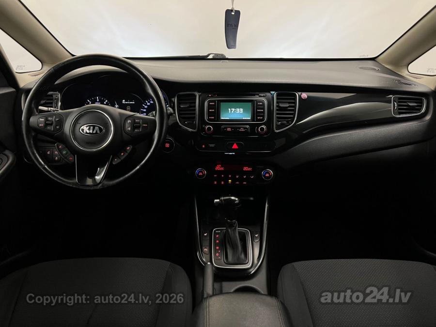 Brown Kia Carens 2015 in Parnu, with an engine capacity of 1.70 L and mileage of 207 thousand km for 7990 €, photo 13 on AUTOMOTO.COM.LV