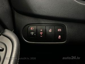 Brown Kia Carens 2015 in Parnu, with an engine capacity of 1.70 L and mileage of 207 thousand km for 7990 €, photo 18 on AUTOMOTO.COM.LV