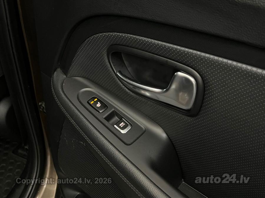 Brown Kia Carens 2015 in Parnu, with an engine capacity of 1.70 L and mileage of 207 thousand km for 7990 €, photo 24 on AUTOMOTO.COM.LV