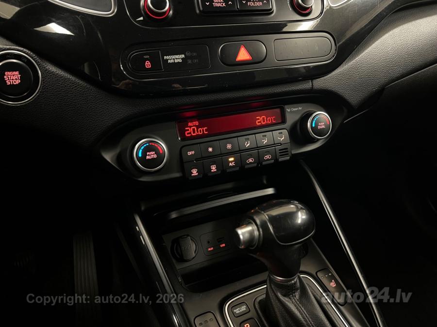 Brown Kia Carens 2015 in Parnu, with an engine capacity of 1.70 L and mileage of 207 thousand km for 7990 €, photo 27 on AUTOMOTO.COM.LV