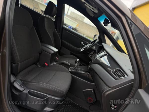 Brūns Kia Carens 2017 Tallina, ar dzinēja tilpumu 1.60 L un nobraukumu 152 tūkst. km par 8490 €, foto 10 vietnē AUTOMOTO.COM.LV