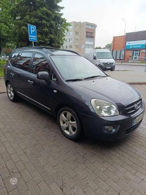 Grey Kia Carens 2008 in Siauliai, with an engine capacity of 1.99 L and mileage of 251 thousand km for 1800 €, photo 3 on AUTOMOTO.COM.LV