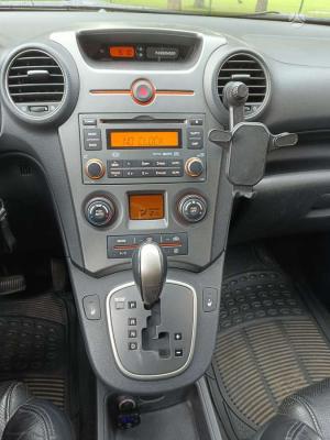 Grey Kia Carens 2008 in Siauliai, with an engine capacity of 1.99 L and mileage of 251 thousand km for 1800 €, photo 6 on AUTOMOTO.COM.LV