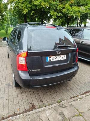 Grey Kia Carens 2008 in Siauliai, with an engine capacity of 1.99 L and mileage of 251 thousand km for 1800 €, photo 9 on AUTOMOTO.COM.LV