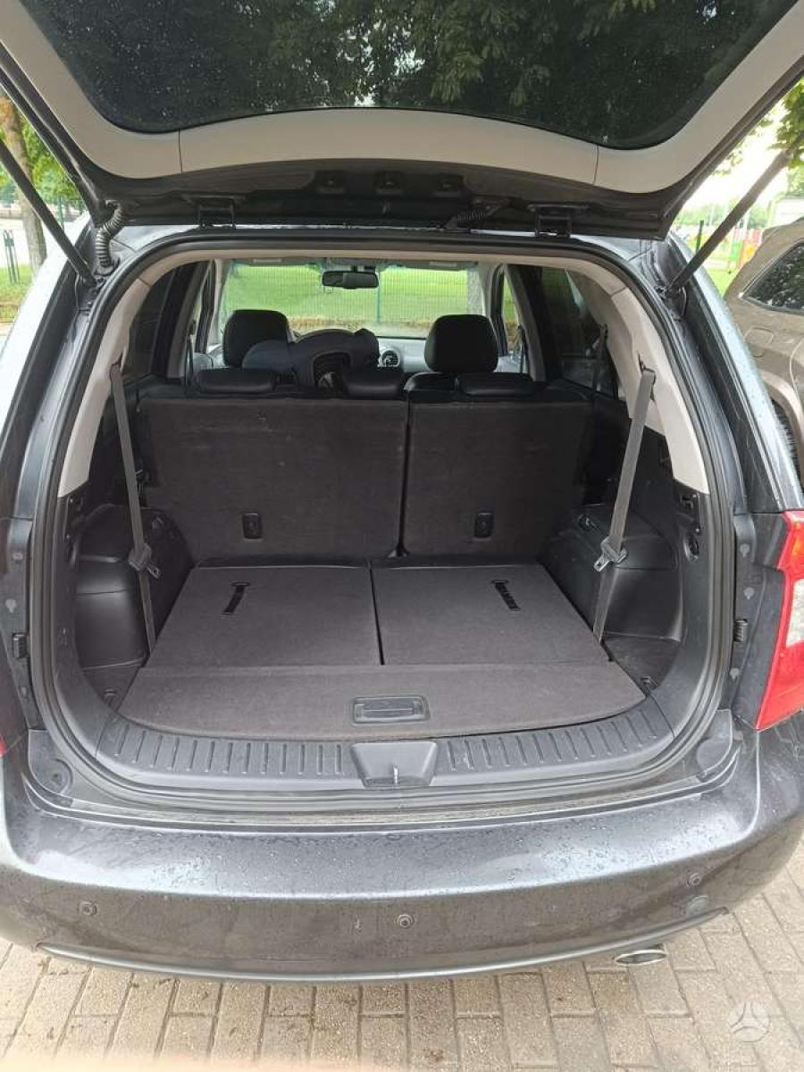 Grey Kia Carens 2008 in Siauliai, with an engine capacity of 1.99 L and mileage of 251 thousand km for 1800 €, photo 11 on AUTOMOTO.COM.LV