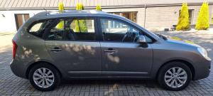 Grey Kia Carens 2011 in Kedainiai, with an engine capacity of 1.58 L and mileage of 231 thousand km for 2700 €, photo 5 on AUTOMOTO.COM.LV