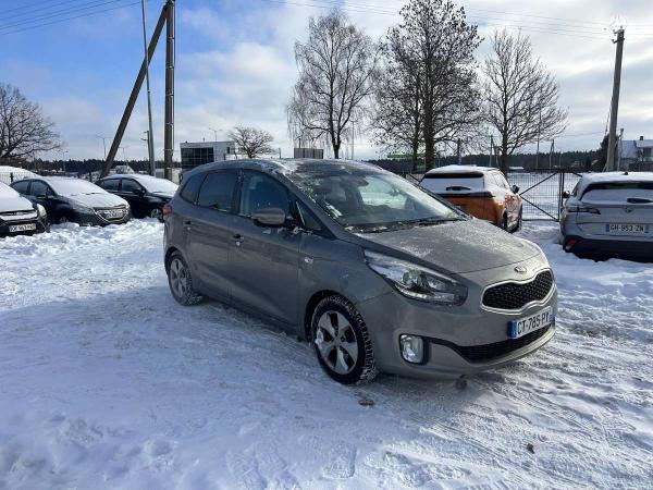Pelēks Kia Carens 2013 Tauragė, ar dzinēja tilpumu 1.69 L un nobraukumu 242 tūkst. km par 5800 €, foto 2 vietnē AUTOMOTO.COM.LV