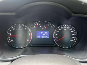 Grey Kia Carens 2013 in Panevezys, with an engine capacity of 1.69 L and mileage of 220 thousand km for 3550 €, photo 7 on AUTOMOTO.COM.LV