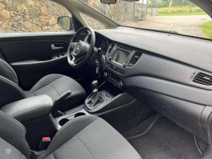 Grey Kia Carens 2013 in Panevezys, with an engine capacity of 1.69 L and mileage of 220 thousand km for 3550 €, photo 11 on AUTOMOTO.COM.LV