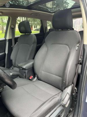 Grey Kia Carens 2013 in Panevezys, with an engine capacity of 1.69 L and mileage of 220 thousand km for 3550 €, photo 17 on AUTOMOTO.COM.LV