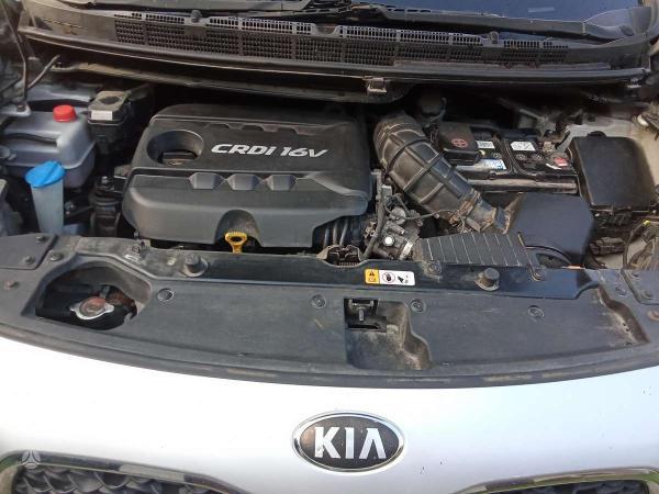 Pelēks Kia Carens 2013 Alīta, ar dzinēja tilpumu 1.69 L un nobraukumu 360 tūkst. km par 3200 €, foto 2 vietnē AUTOMOTO.COM.LV