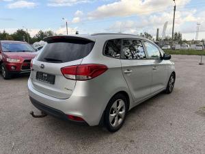 Grey Kia Carens 2013 in Marijampole, with an engine capacity of 1.69 L and mileage of 238 thousand km for 3750 €, photo 5 on AUTOMOTO.COM.LV