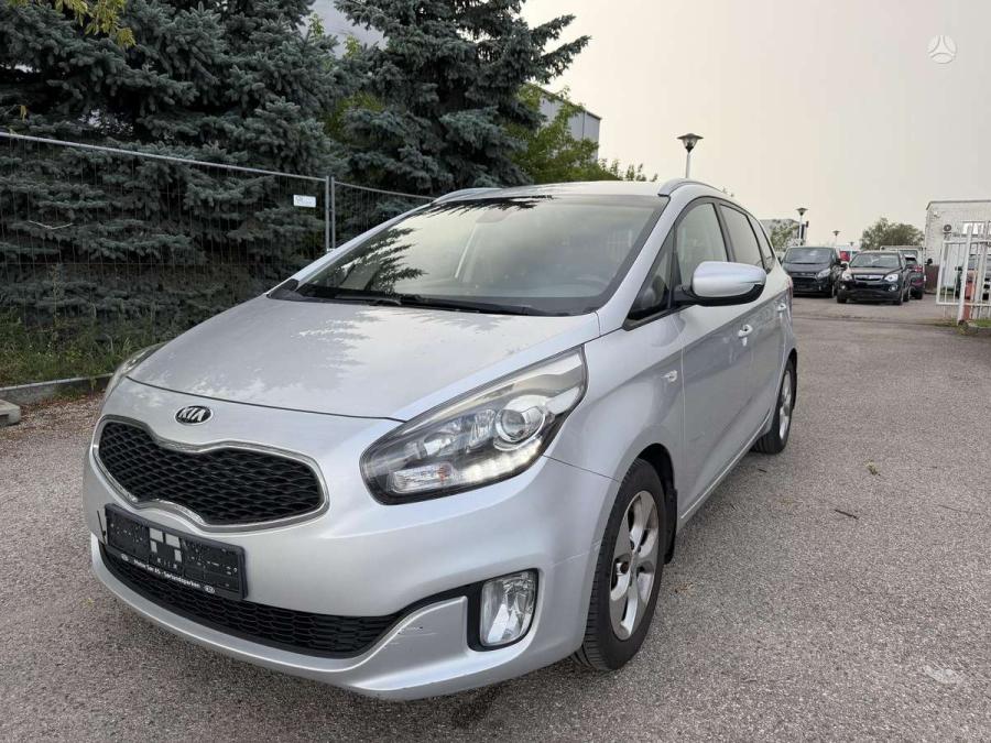 Grey Kia Carens 2013 in Marijampole, with an engine capacity of 1.69 L and mileage of 238 thousand km for 3750 €, photo 9 on AUTOMOTO.COM.LV