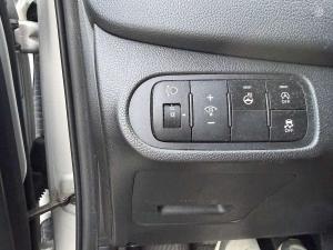 Grey Kia Carens 2013 in Marijampole, with an engine capacity of 1.69 L and mileage of 238 thousand km for 3750 €, photo 13 on AUTOMOTO.COM.LV